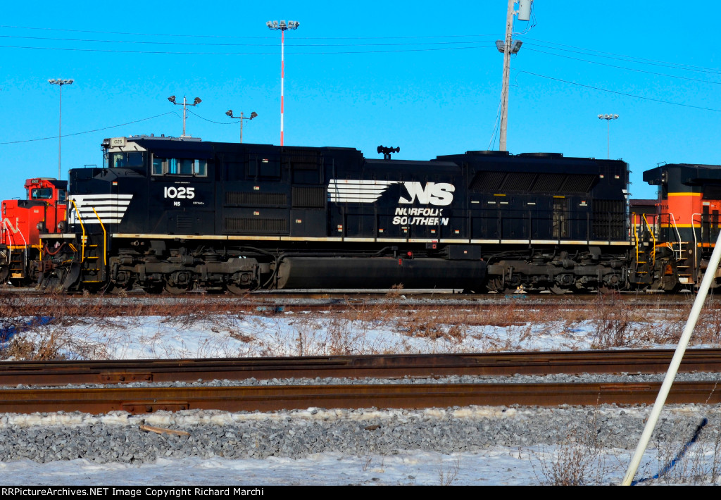 NS 1025
